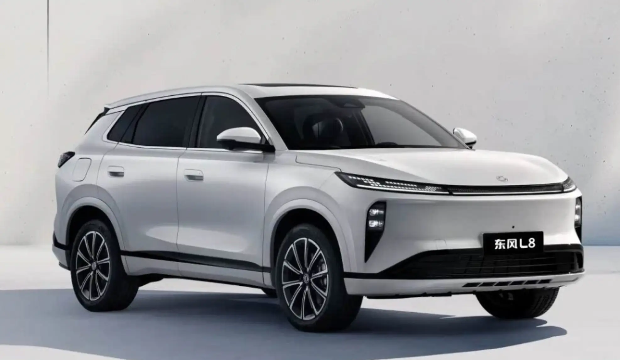 Dongfeng Fengshen L8 Revealed Futuristic Hybrid SUV with Triple Power Modes